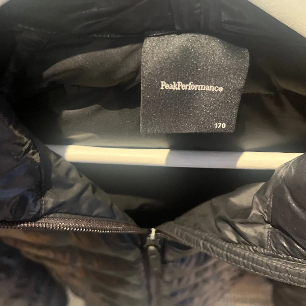 Svart Peak Performance Jacka | Jackor