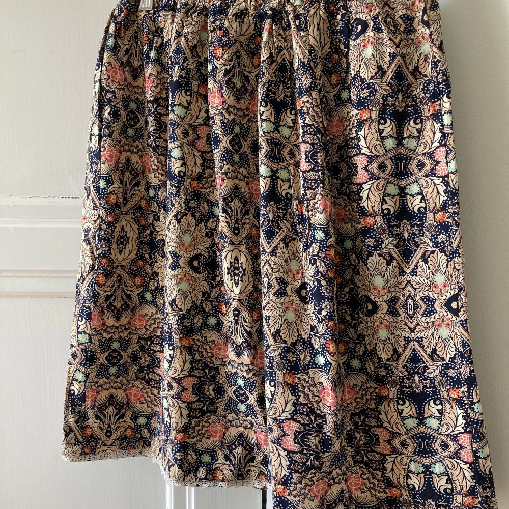 MultifärgadSöt kjol - | Plick Second Hand