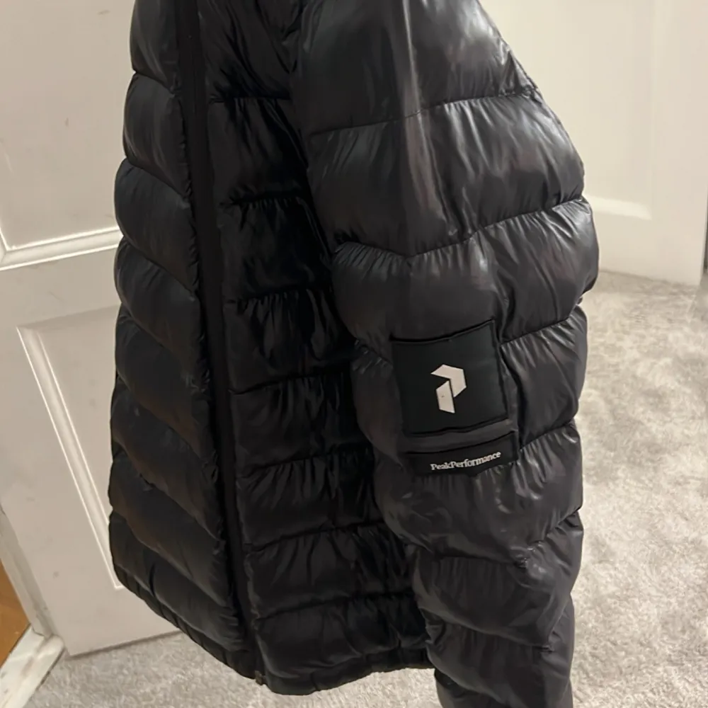 Svart Peak Performance Jacka | Jackor