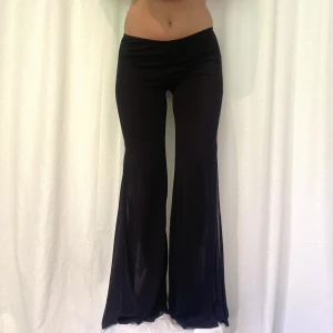 Svarta Mesh Bootcut Tights | Jeans & Byxor