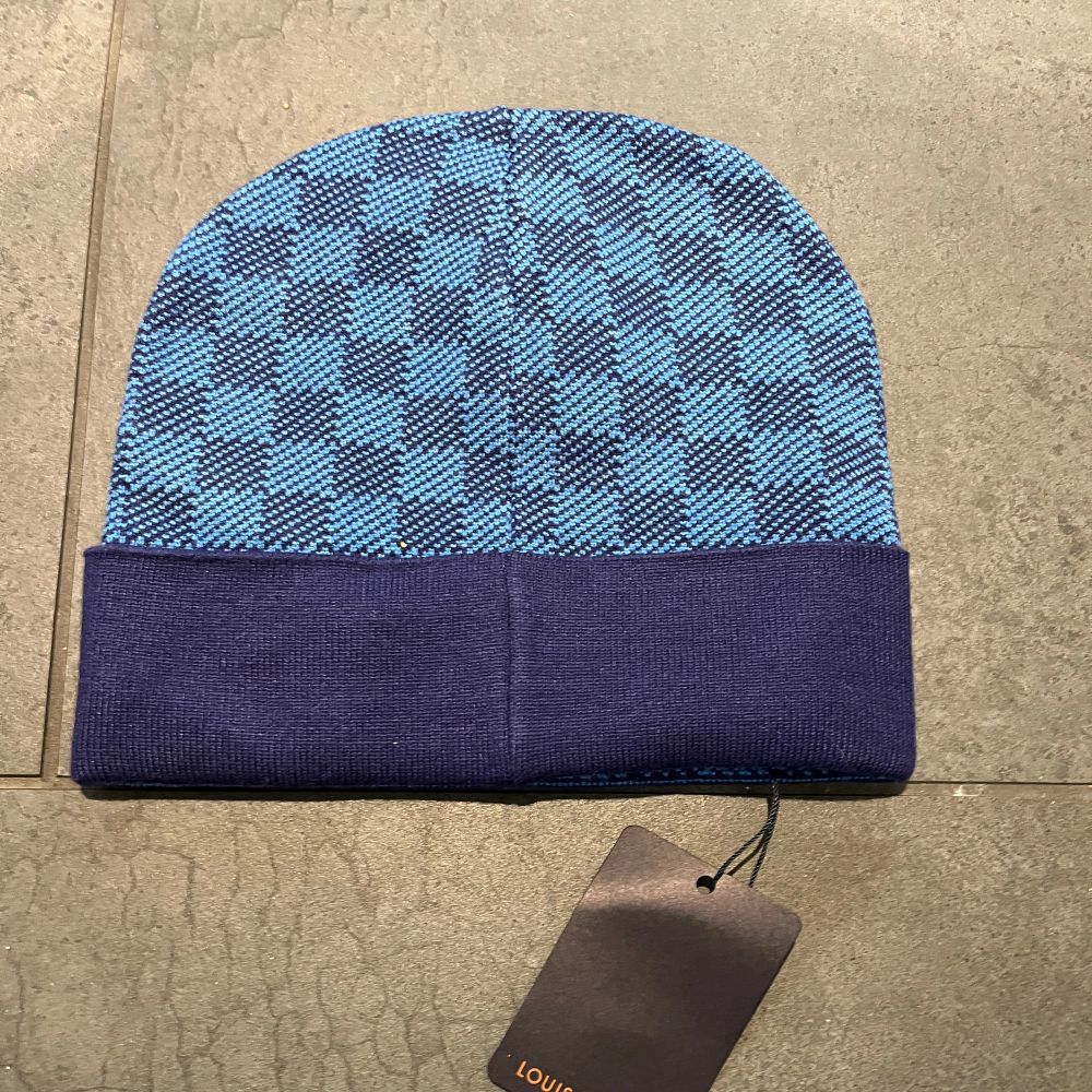 Blå Lv mössa - Louis Vuitton | Plick Second Hand