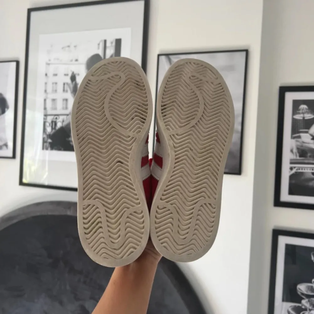 Röda Adidas Campus 00s | Skor