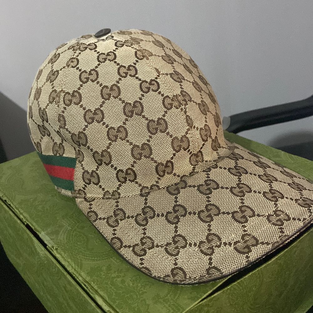 Gucci keps - Accessoarer | Plick Second Hand