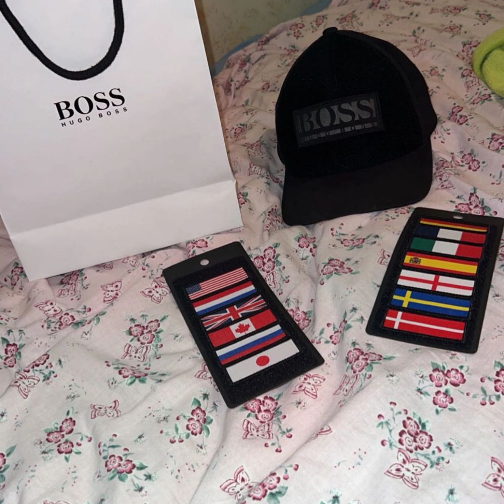 Svart Hugo boss keps till salu | Plick Second Hand