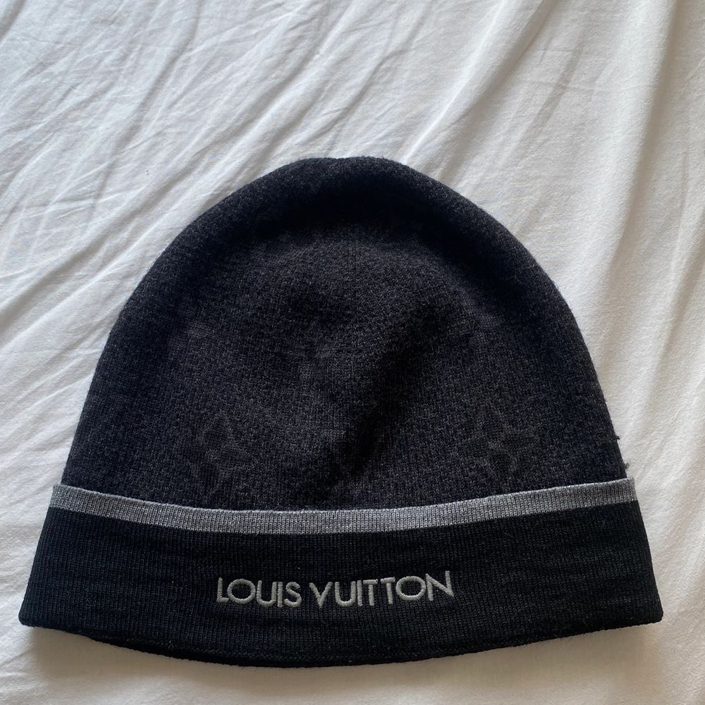Svart Äkta lv mössa - Louis Vuitton | Plick Second Hand