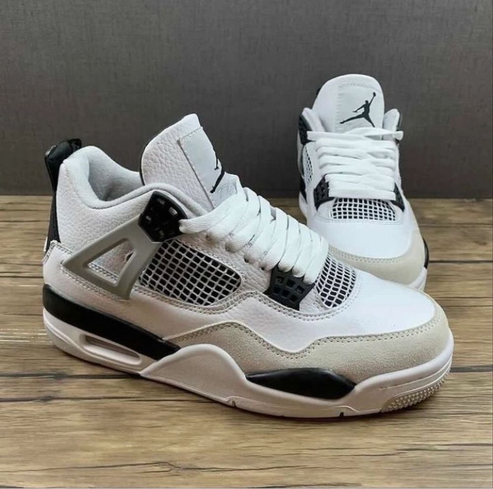 Vit Vita Jordan 4s - Jordans | Plick Second Hand