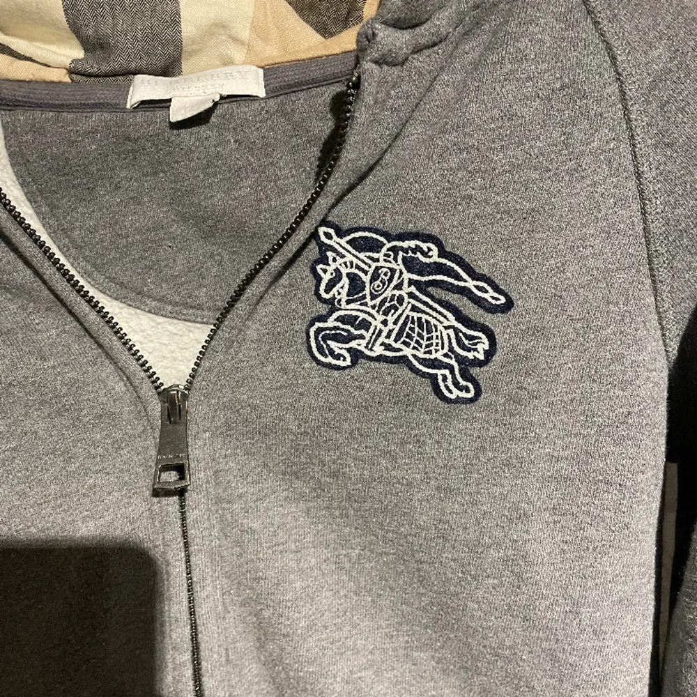 Grå Burberry Hoodie | Tröjor & Koftor