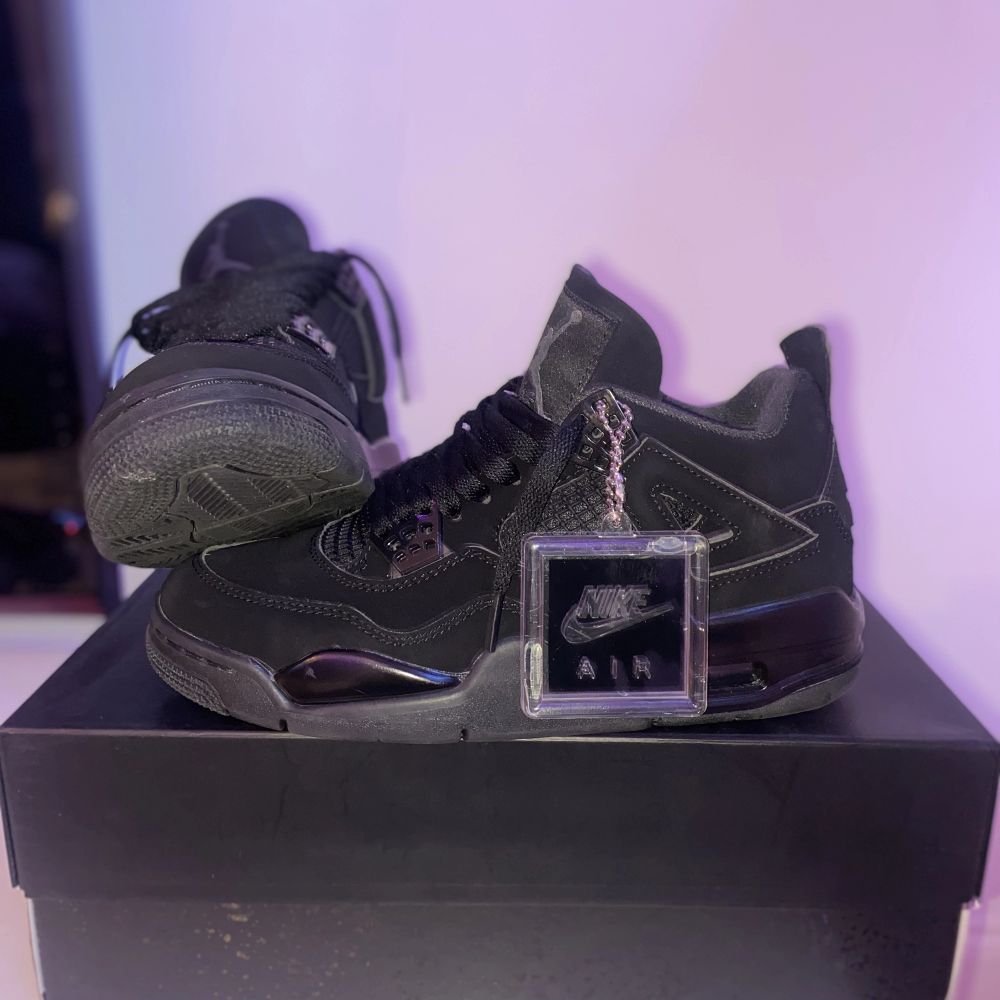 Svart Black cats jordan 4 - Jordans | Plick Second Hand