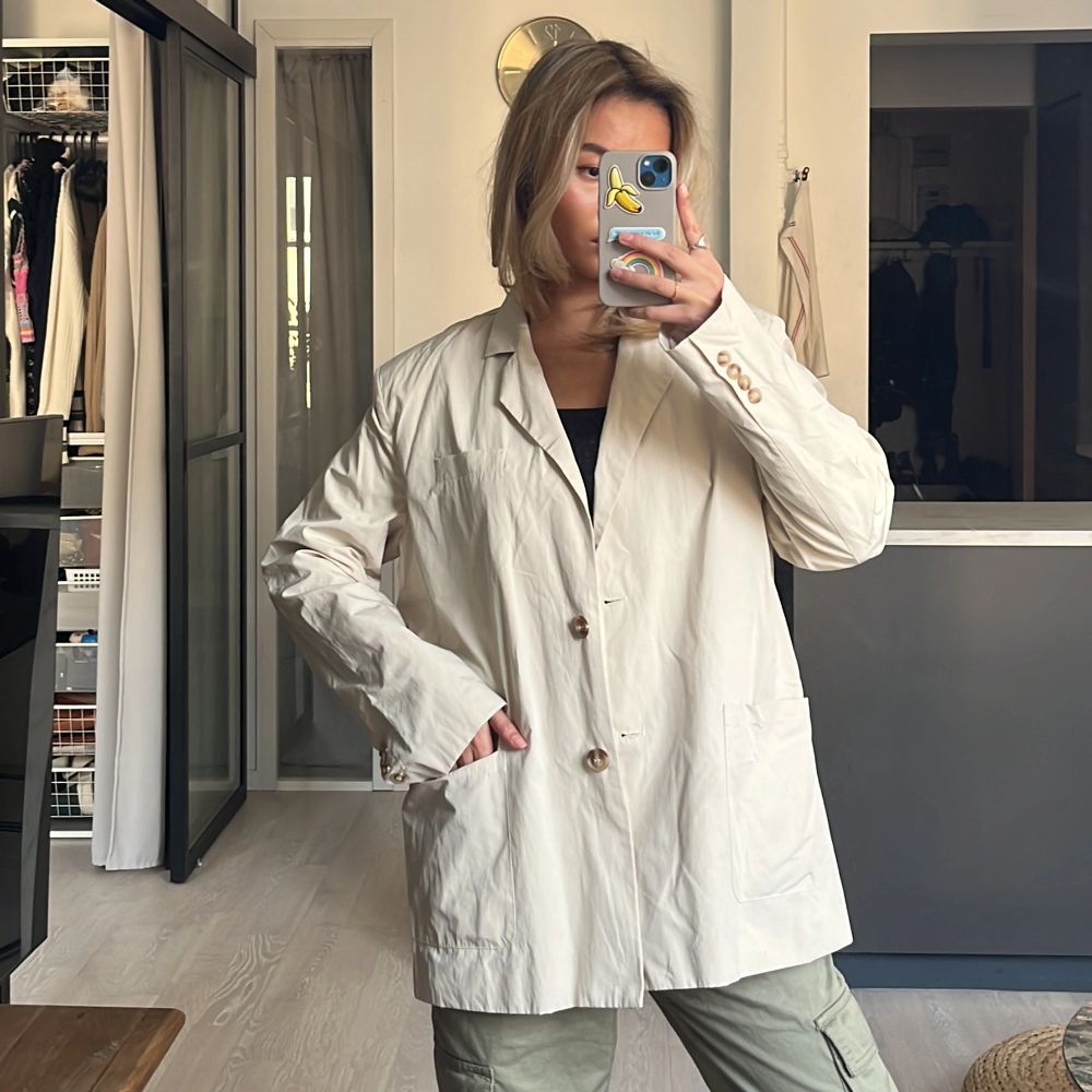 Beige Beige kavaj i cargo material | Plick Second Hand