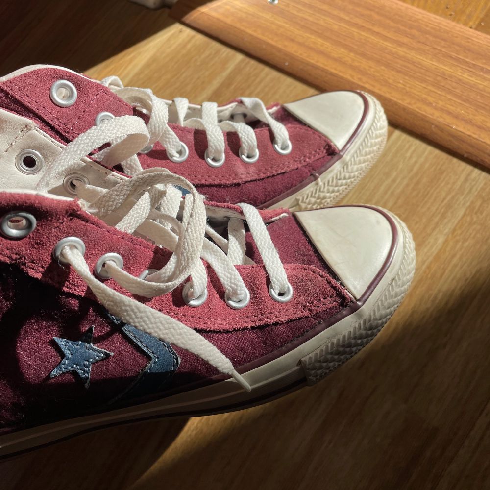 Vinröd Converse - Converse | Plick Second Hand