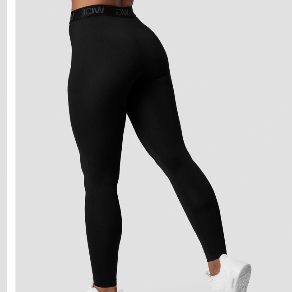 ICIW Define Logo Seamless Tights | Plick Second Hand