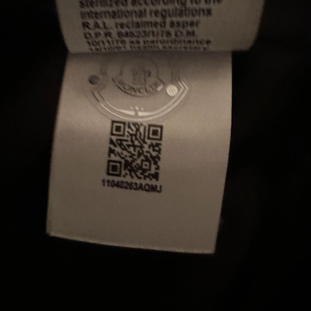 Svart Moncler väst - Moncler | Plick Second Hand